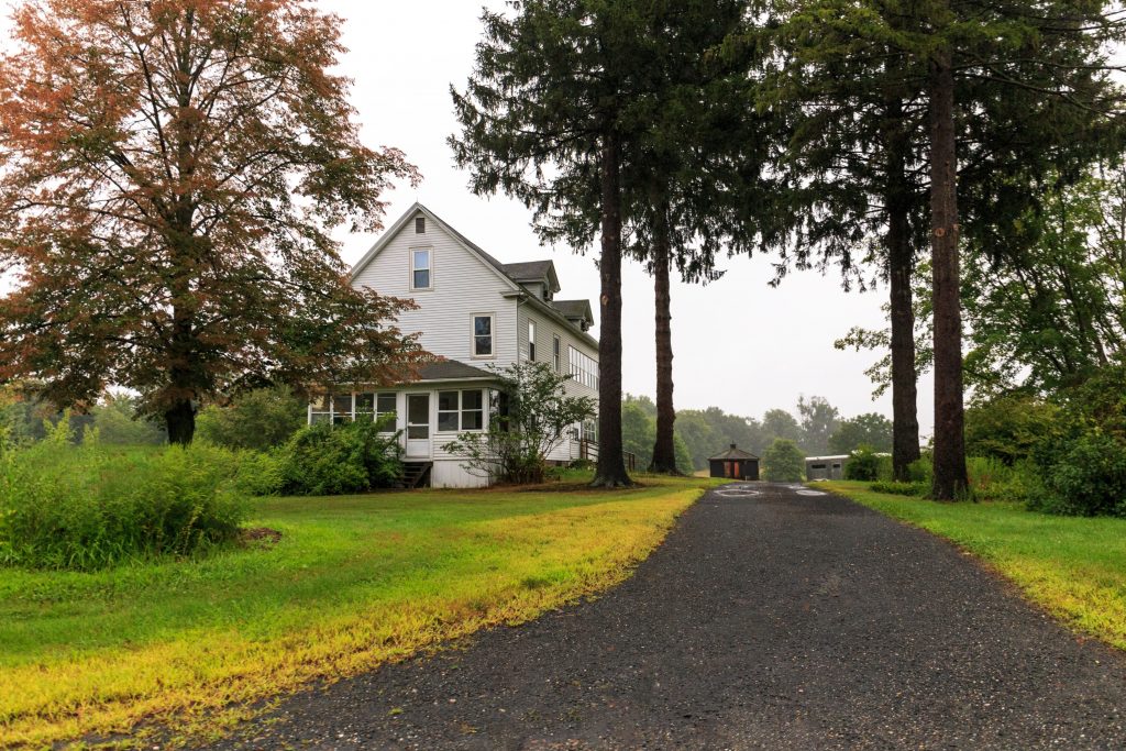 Tips For Planning a Rural Driveway | Lakeridge Paving